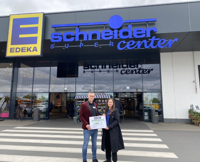 Spende: Edeka Schneidermarkt spendet 2000 Euro an das Hospiz – Albert ...